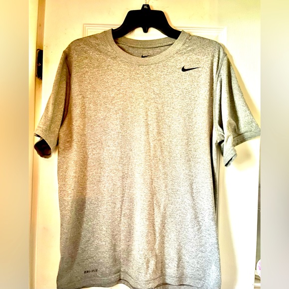 Nike | Shirts | Mens Nike Dri Fit Shirt Size Large | Poshmark
